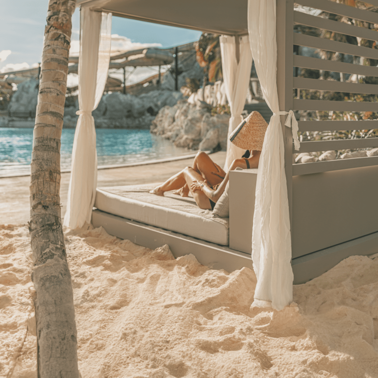 Balinese Bed (VIP Area) – El Dorado Park